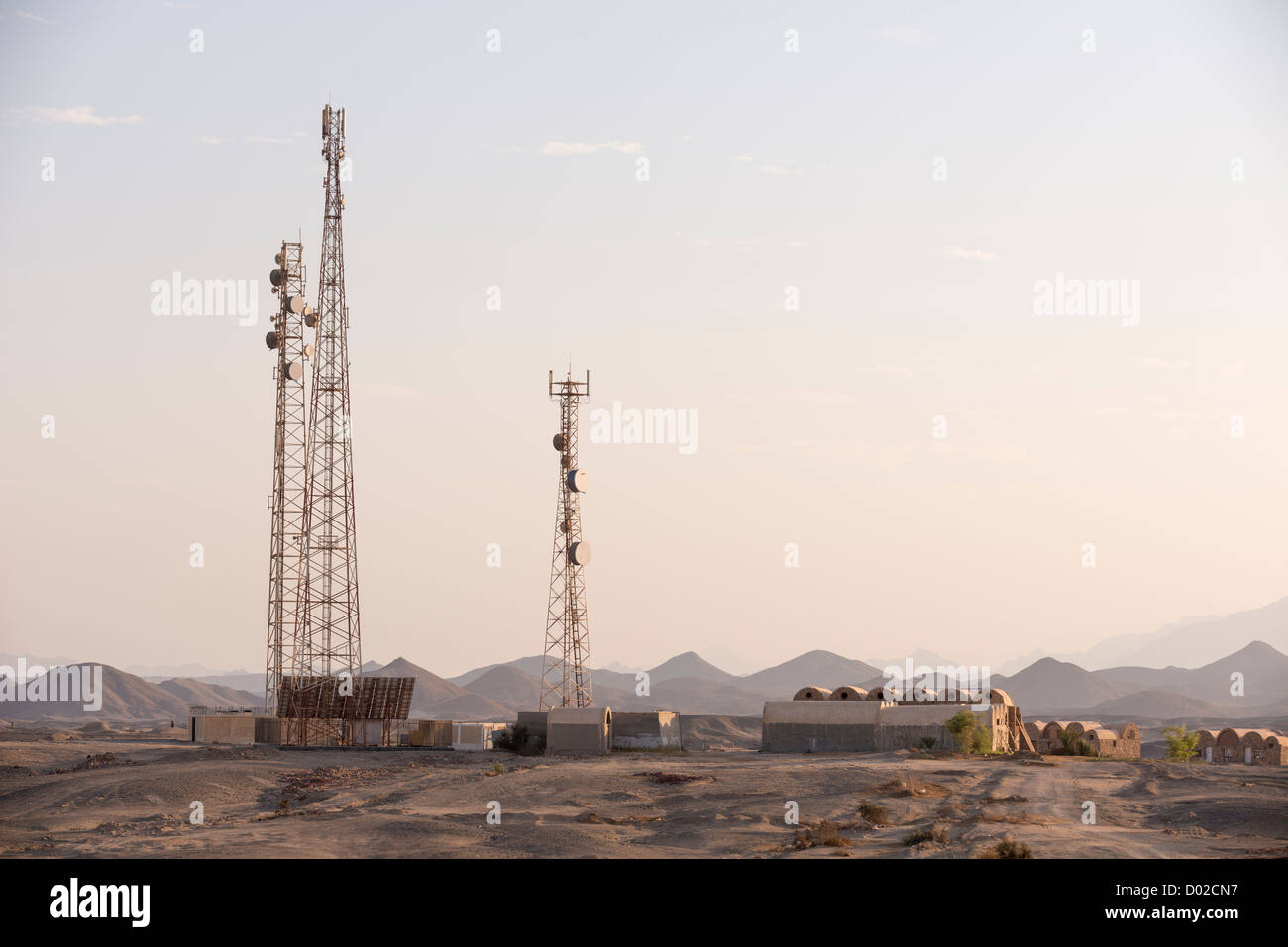 Egypt desert antenna building radio tower Africa Stock Photo - Alamy