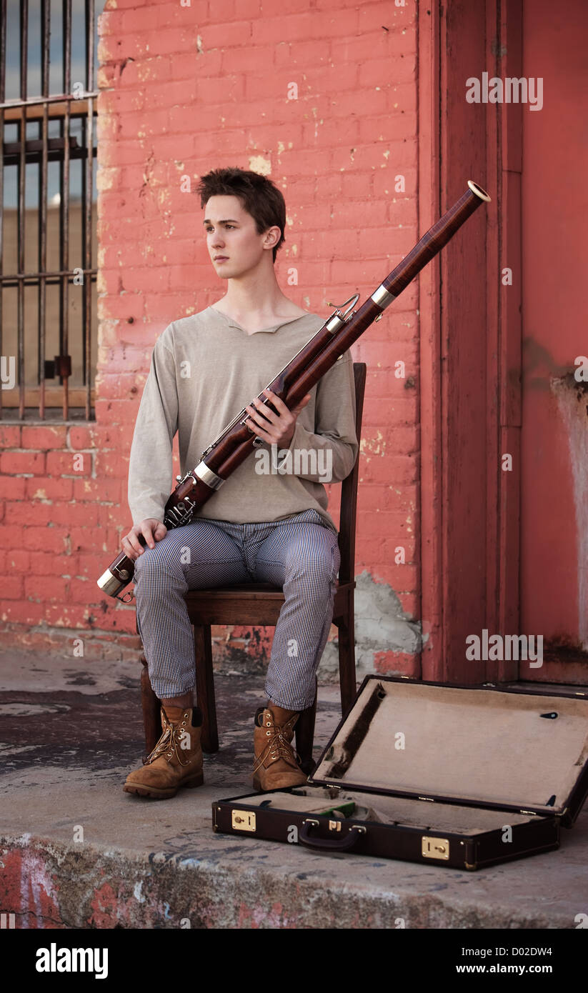 An artist sitting on a chair hi-res stock photography and images - Alamy
