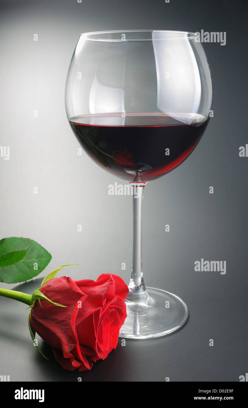 Rose wine glass hi-res stock photography and images - Alamy