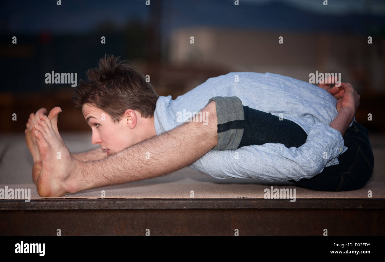 Male contortionist hi-res stock photography and images - Alamy