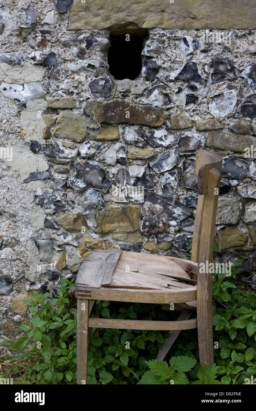 Rotten wooden chair hi-res stock photography and images - Alamy