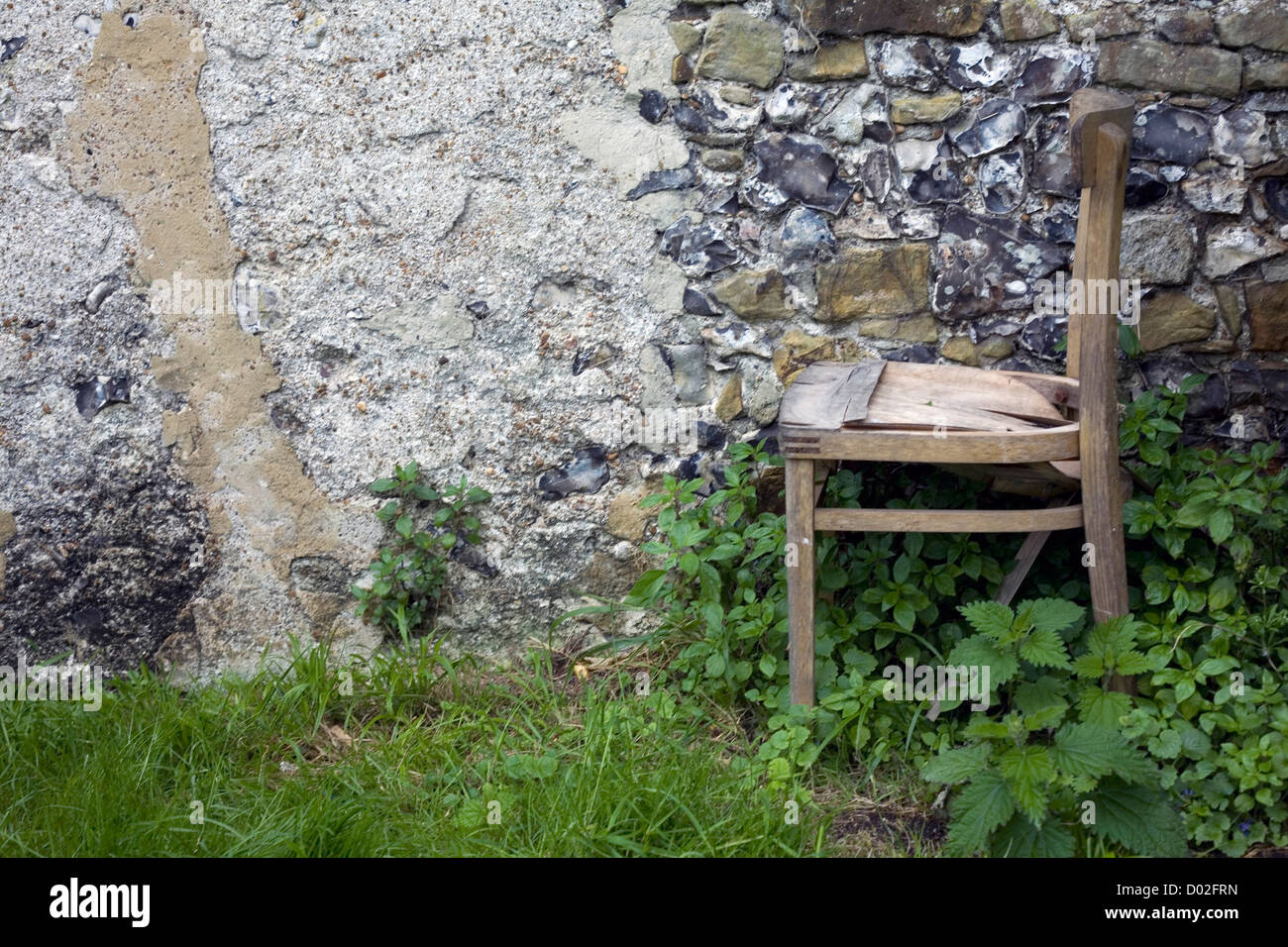 Rotten wooden chair hi-res stock photography and images - Alamy