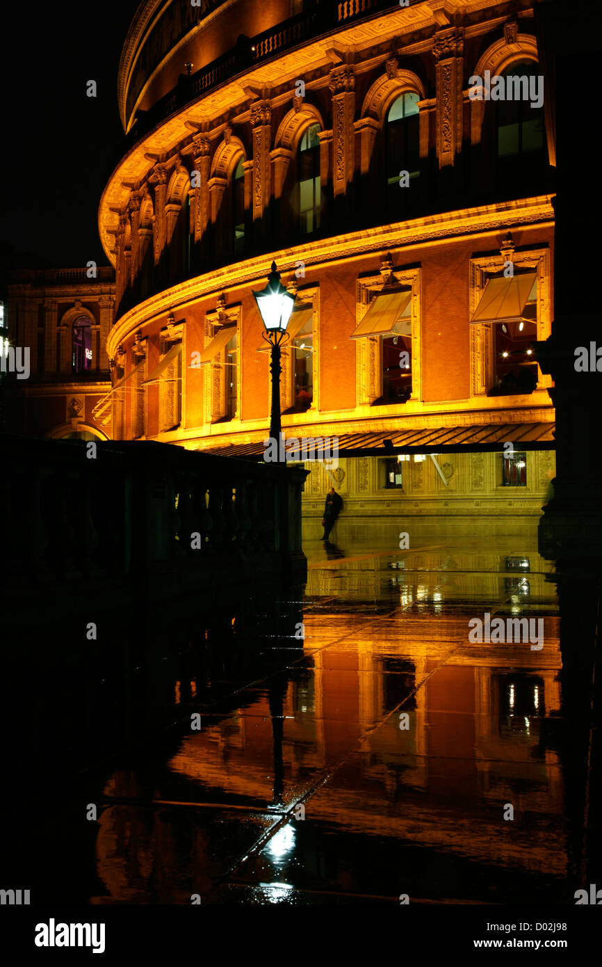 Royal albert hall night hi-res stock photography and images - Alamy