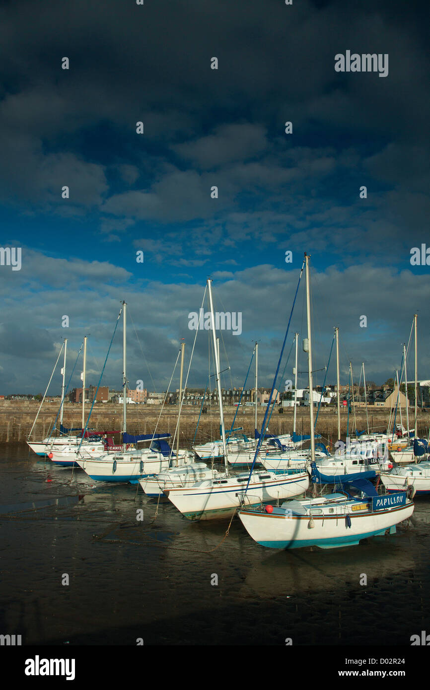 Fisherrow harbour hi-res stock photography and images - Alamy