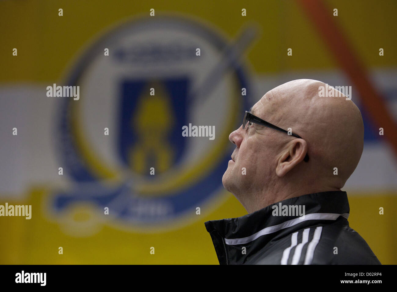 Lokomotiv Yaroslavl coach Tom Rowe before friendly hockey match PSG ...