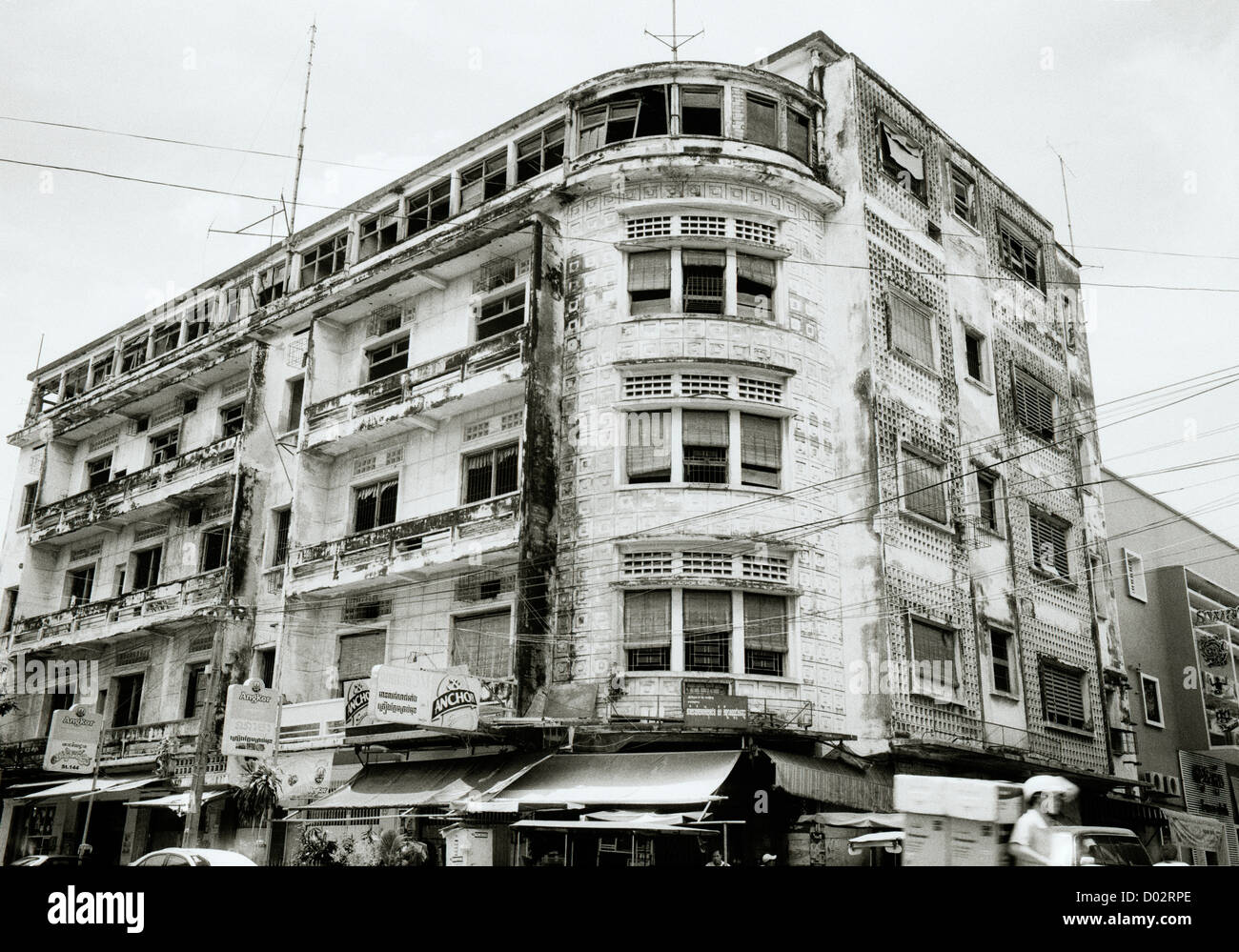 Southeast asia poor housing hi-res stock photography and images - Alamy