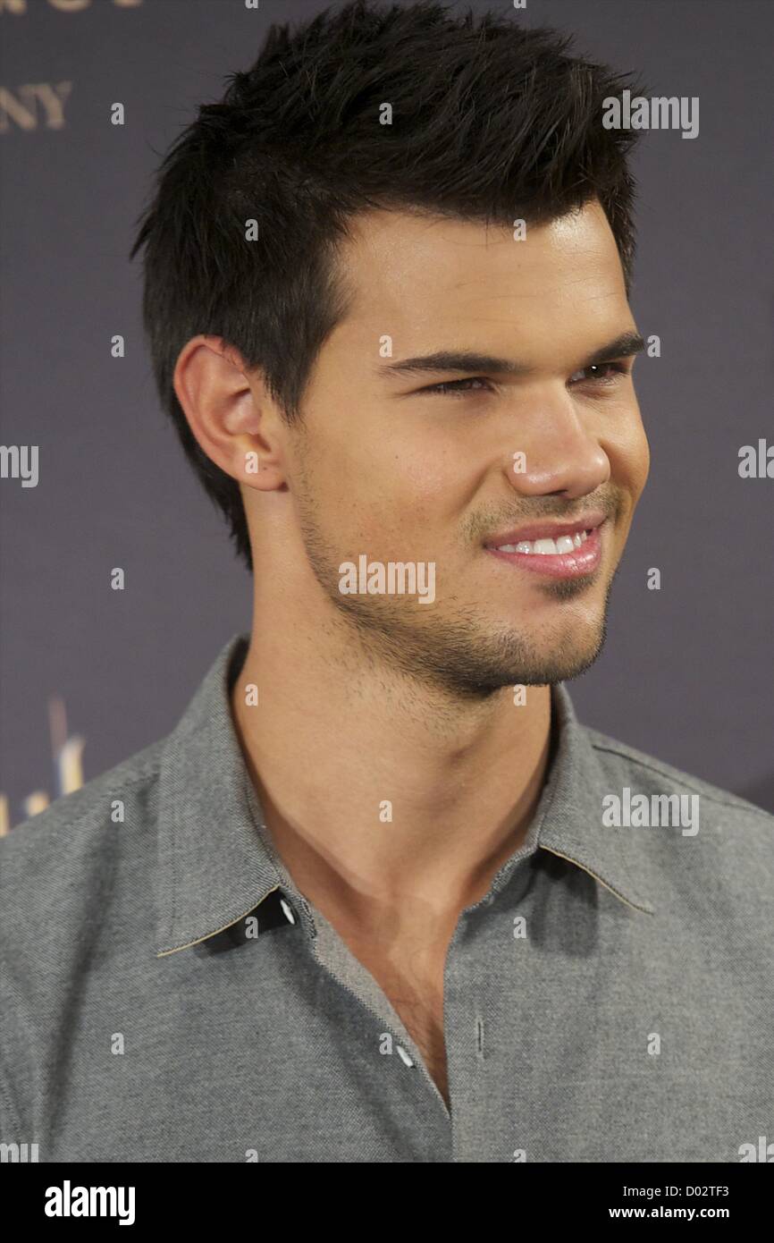 Nov. 15, 2012 - Madrid, Spain - Taylor Lautner attends the pohtocall of ...