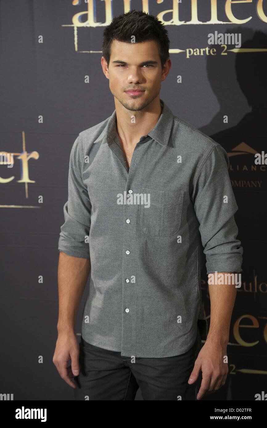 Nov. 15, 2012 - Madrid, Spain - Taylor Lautner attends the pohtocall of ...