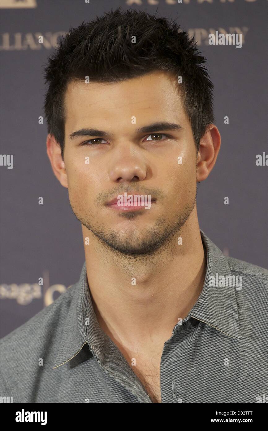 Nov. 15, 2012 - Madrid, Spain - Taylor Lautner attends the pohtocall of ...