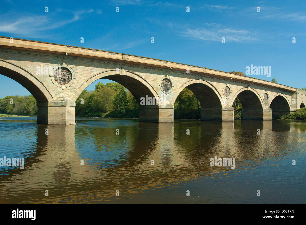 Coldstream Bridge and the River Tweed, Coldstream, Scottish Borders ...