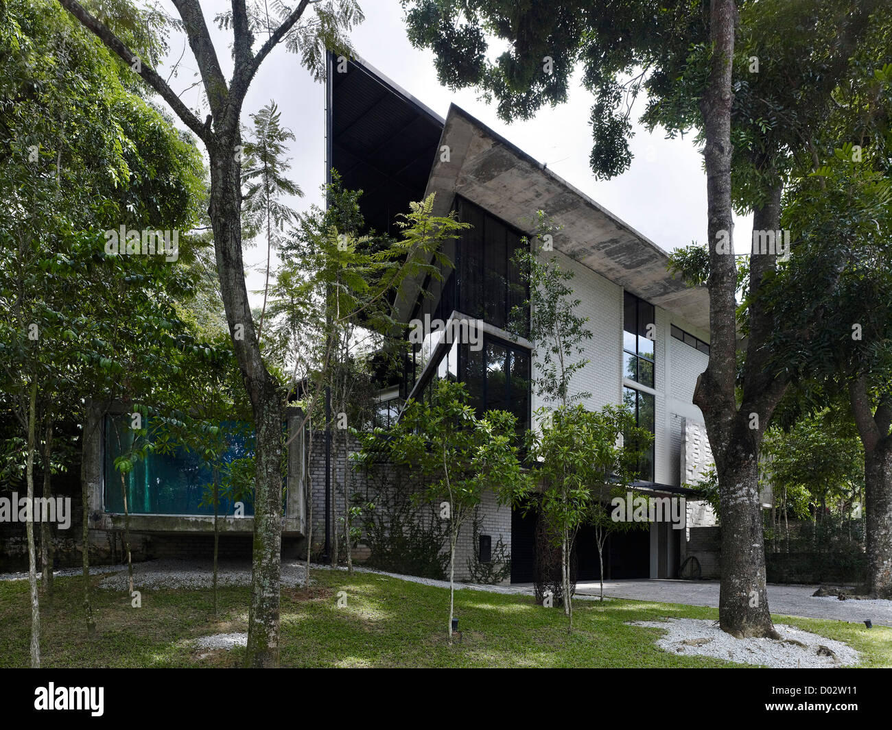Dog Concrete House, Kuala Lumpur, Malaysia. Architect: Kevin Low, 2012 ...