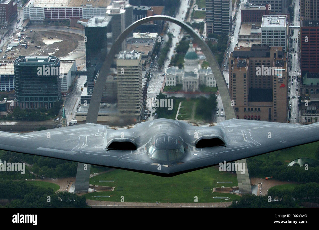 Northrop b 2 hi-res stock photography and images - Alamy