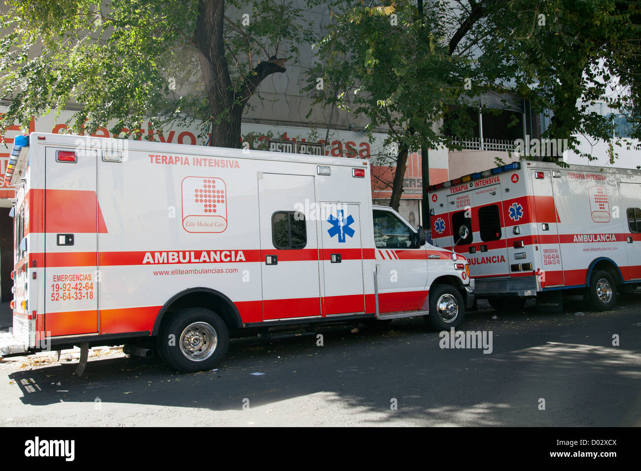 Elite ambulances parked in roma hi-res stock photography and images - Alamy