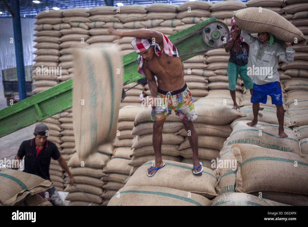 Thailand rice pathum thani not bangkok hi-res stock photography and ...