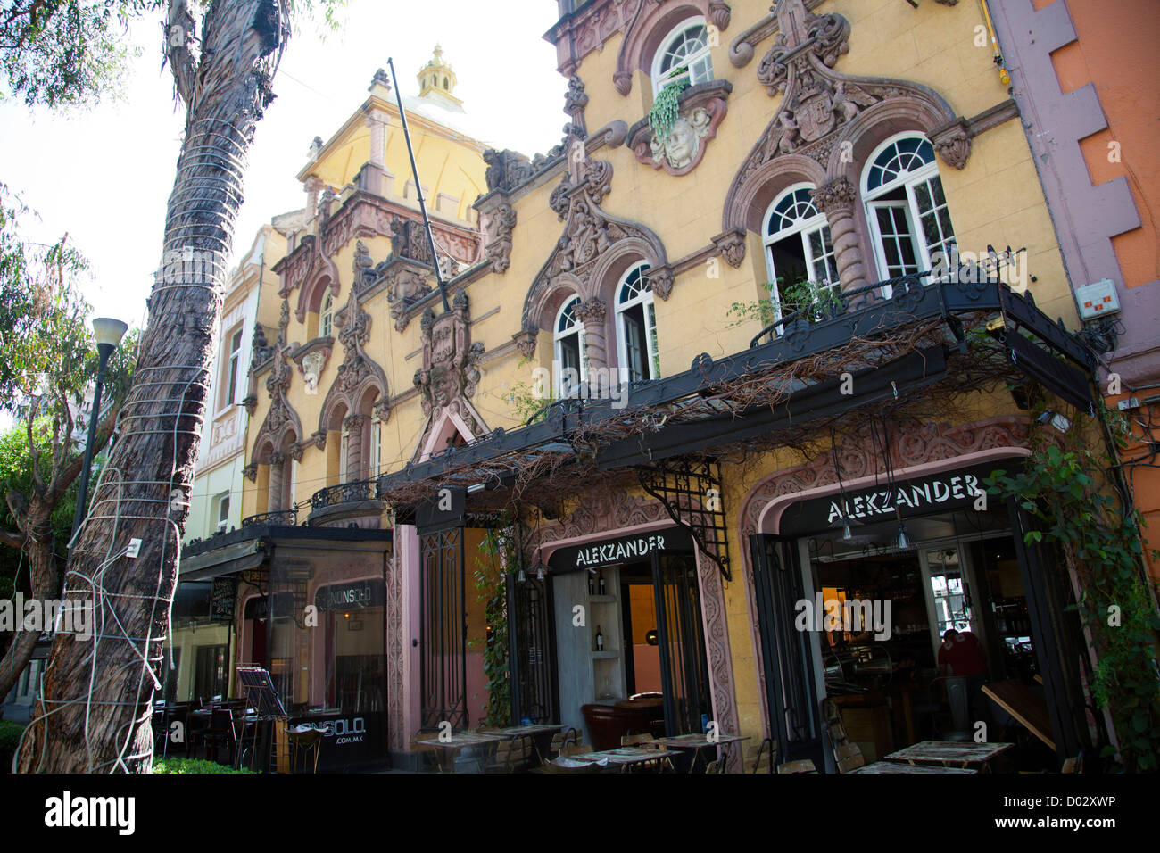 Old mexican mansion hi-res stock photography and images - Alamy