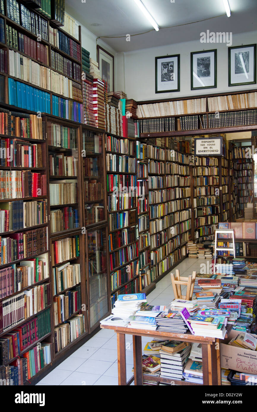 Secondhand book shop store in hi-res stock photography and images - Alamy