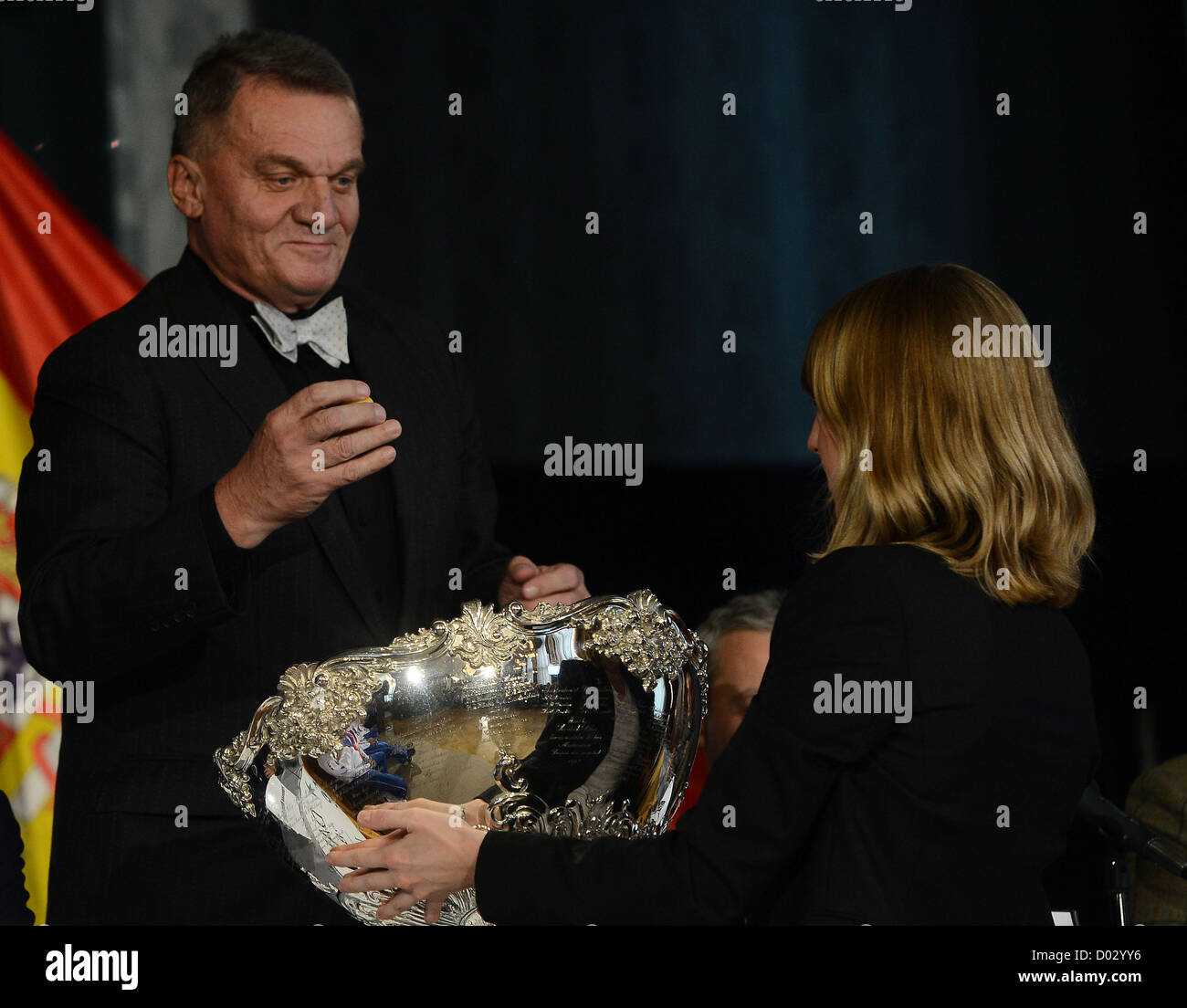 Mayor of Prague Bohuslav Svoboda draw a lot at the press conference and ...