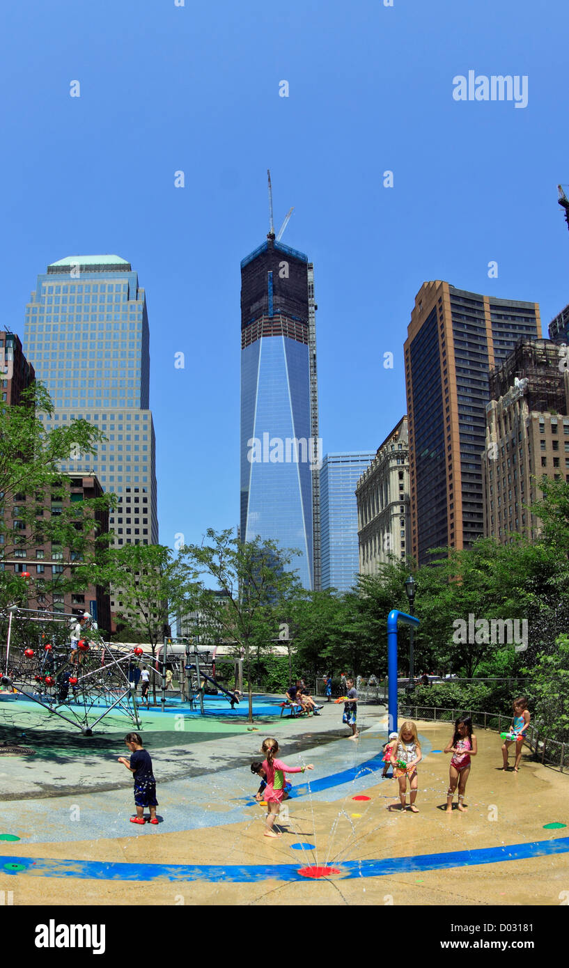 Children playing with One World Trade center in background lower ...