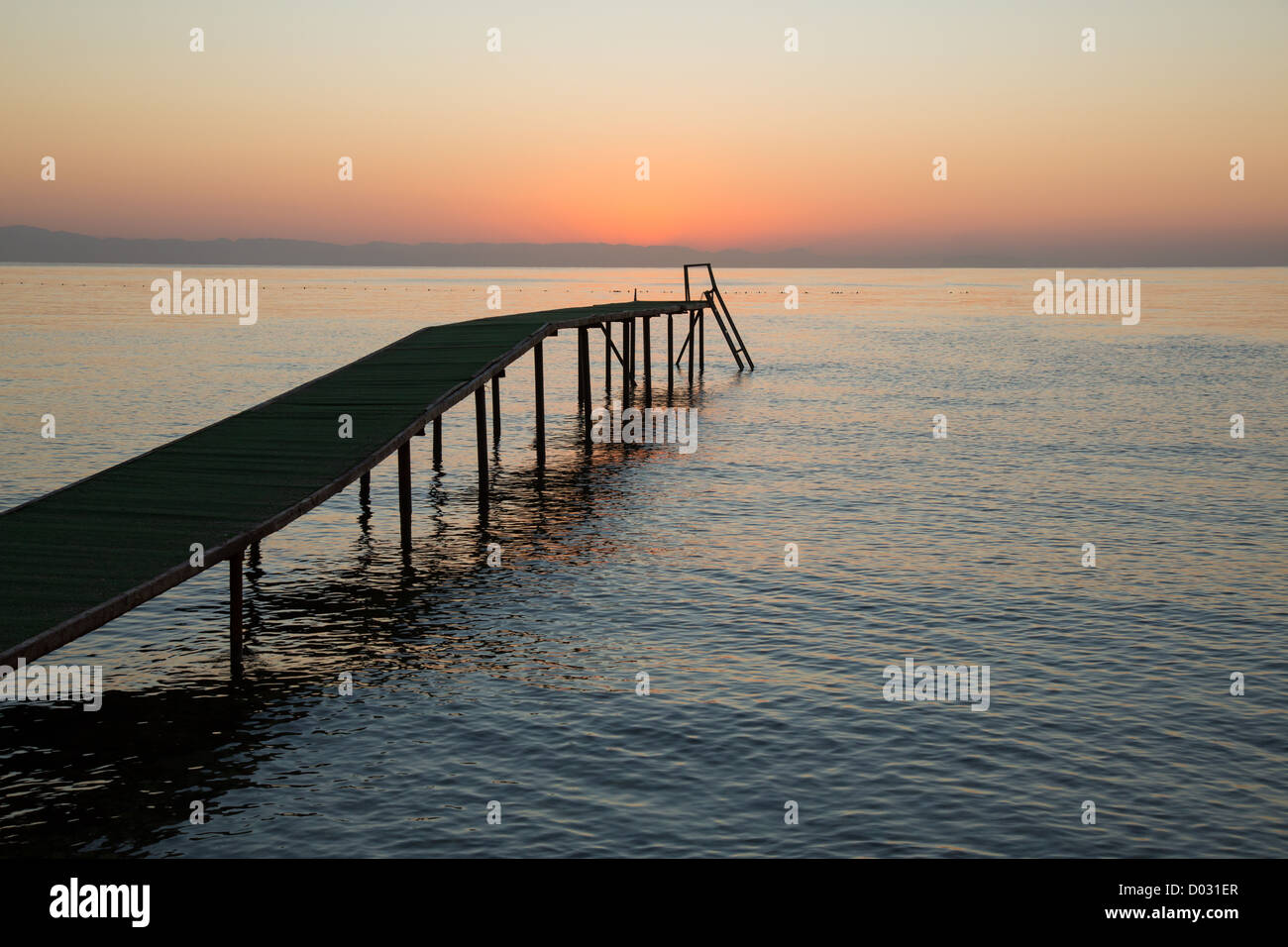 Small pier hi-res stock photography and images - Alamy
