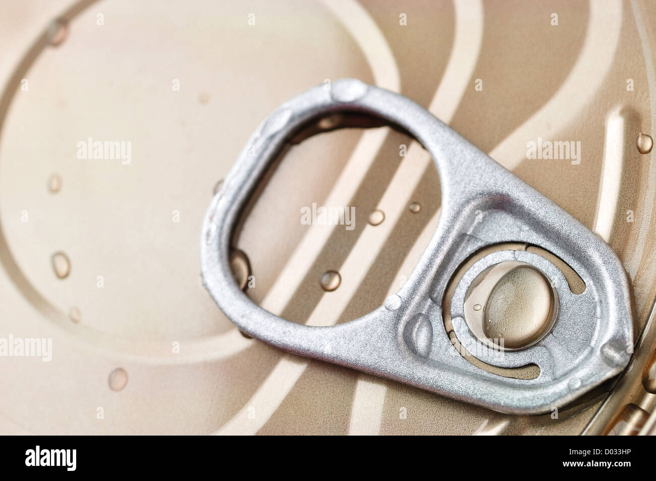 Aluminium can water drops hi-res stock photography and images - Alamy