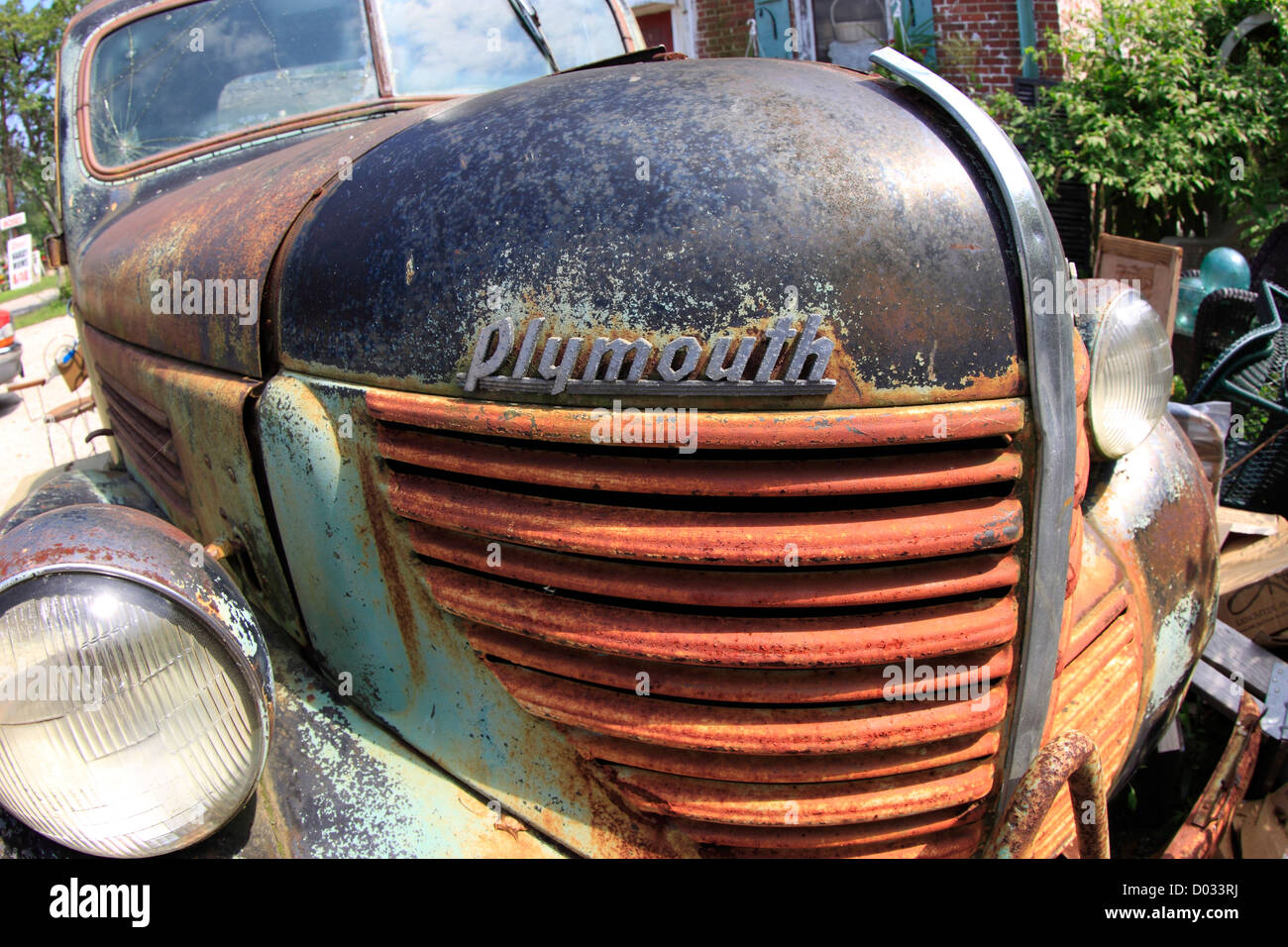 Rusted pickup truck at antique and country store on the north fork of ...