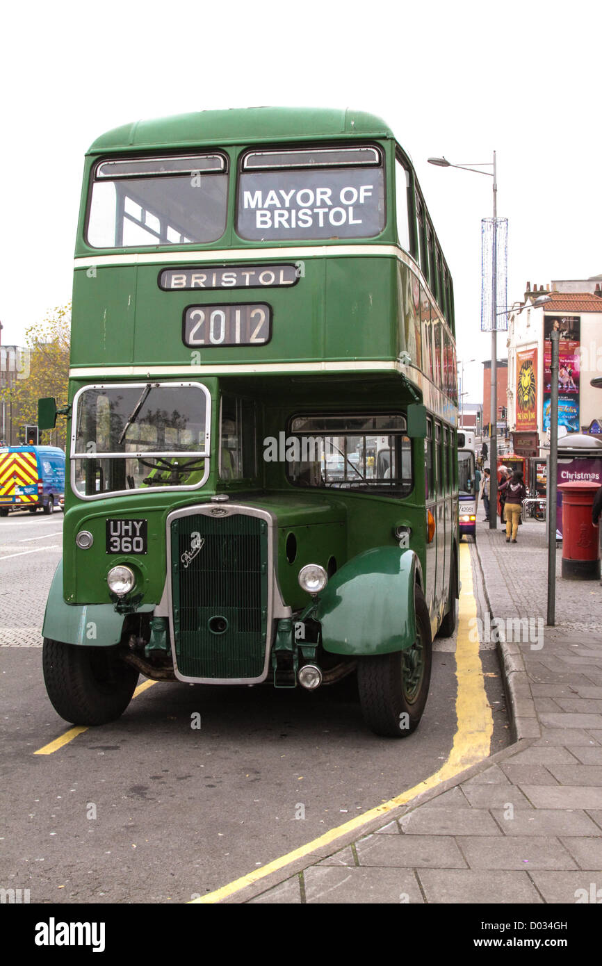 Vintage Bus In Use Stock Photos & Vintage Bus In Use Stock Images - Alamy