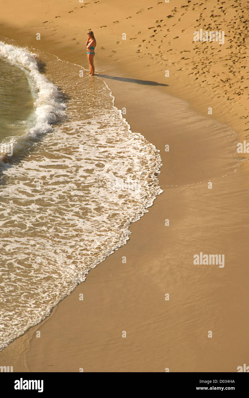 Woman beach uk hi-res stock photography and images - Alamy