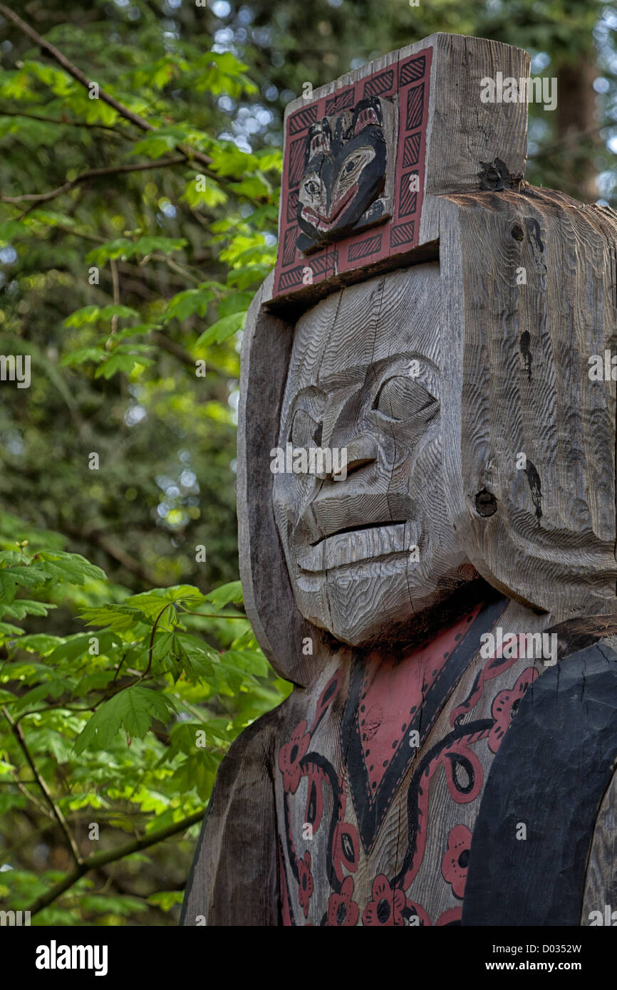 Aboriginal totem pole hi-res stock photography and images - Alamy
