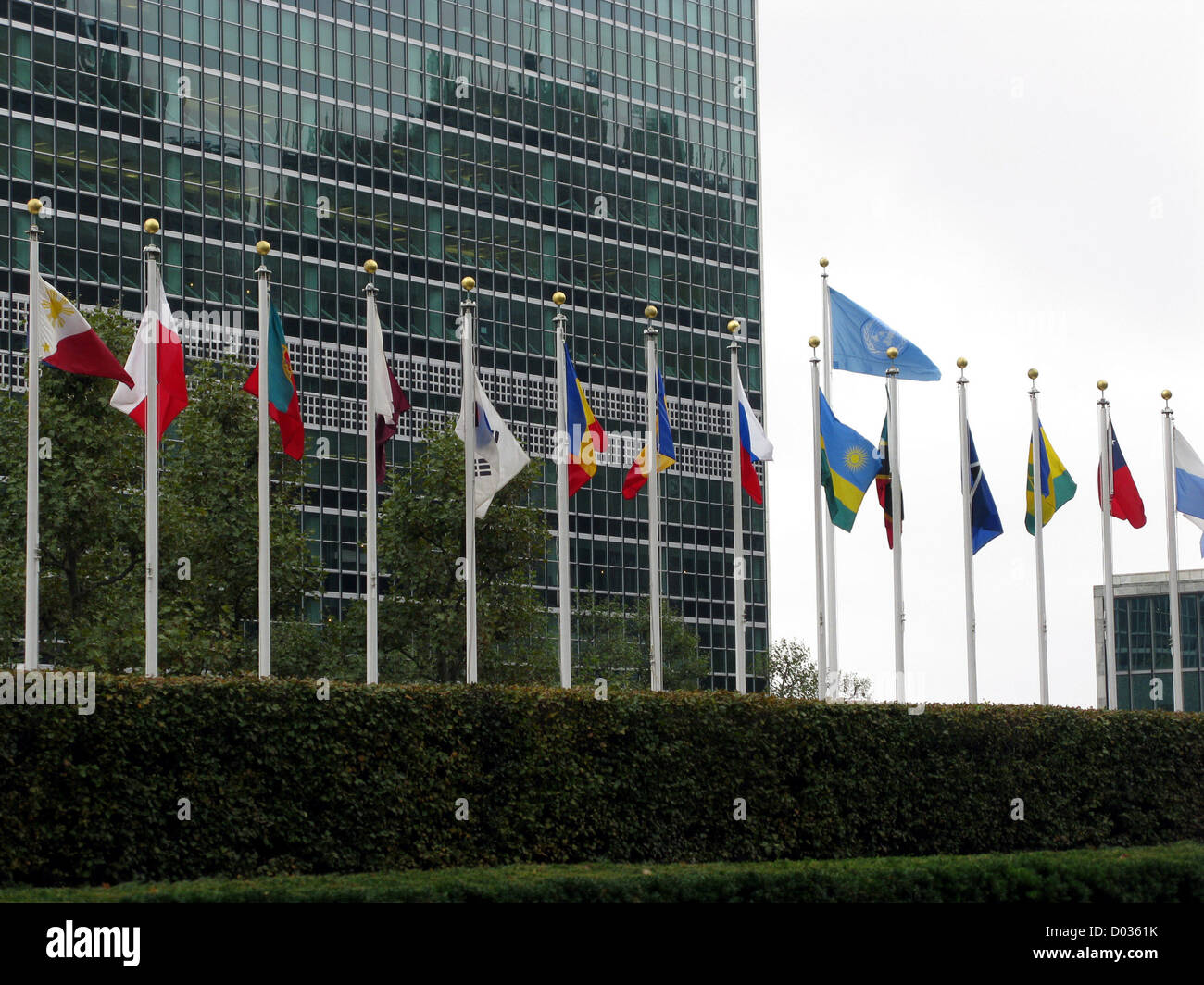 USA NEW YORK NEW YORK CITY UNITED NATIONS BUILDING flags of member ...