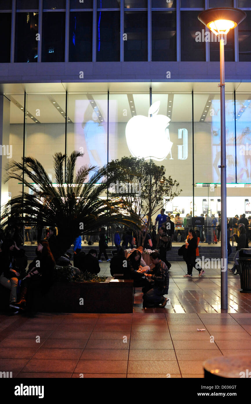 Apple store, Shanghai Stock Photo - Alamy