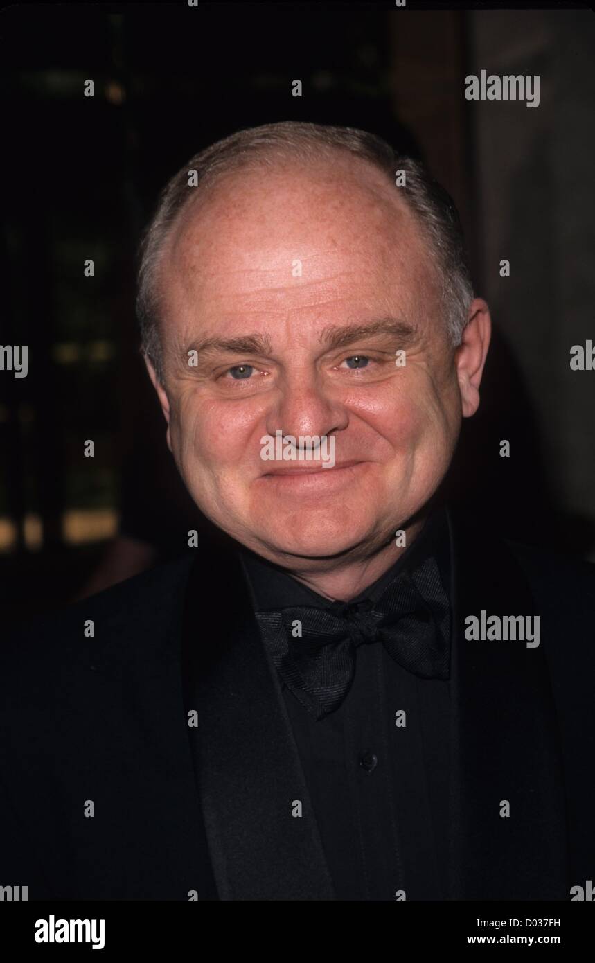 Gary burghoff emmy hi-res stock photography and images - Alamy