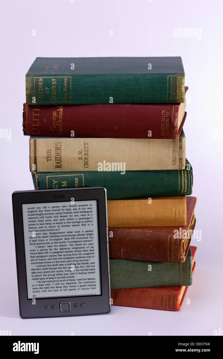 Amazon kindle pile of books hi-res stock photography and images - Alamy