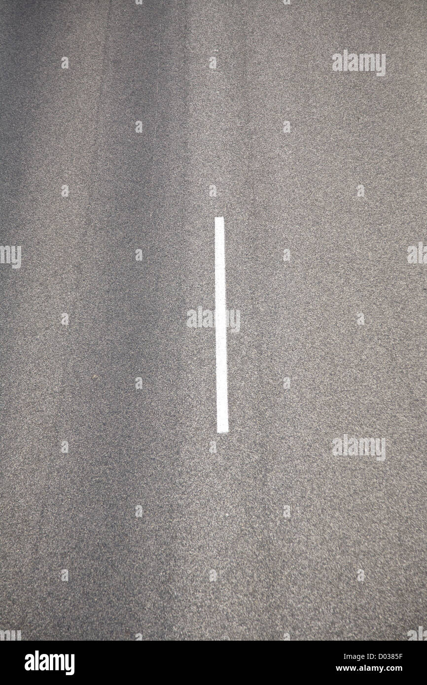 Two lanes hi-res stock photography and images - Alamy