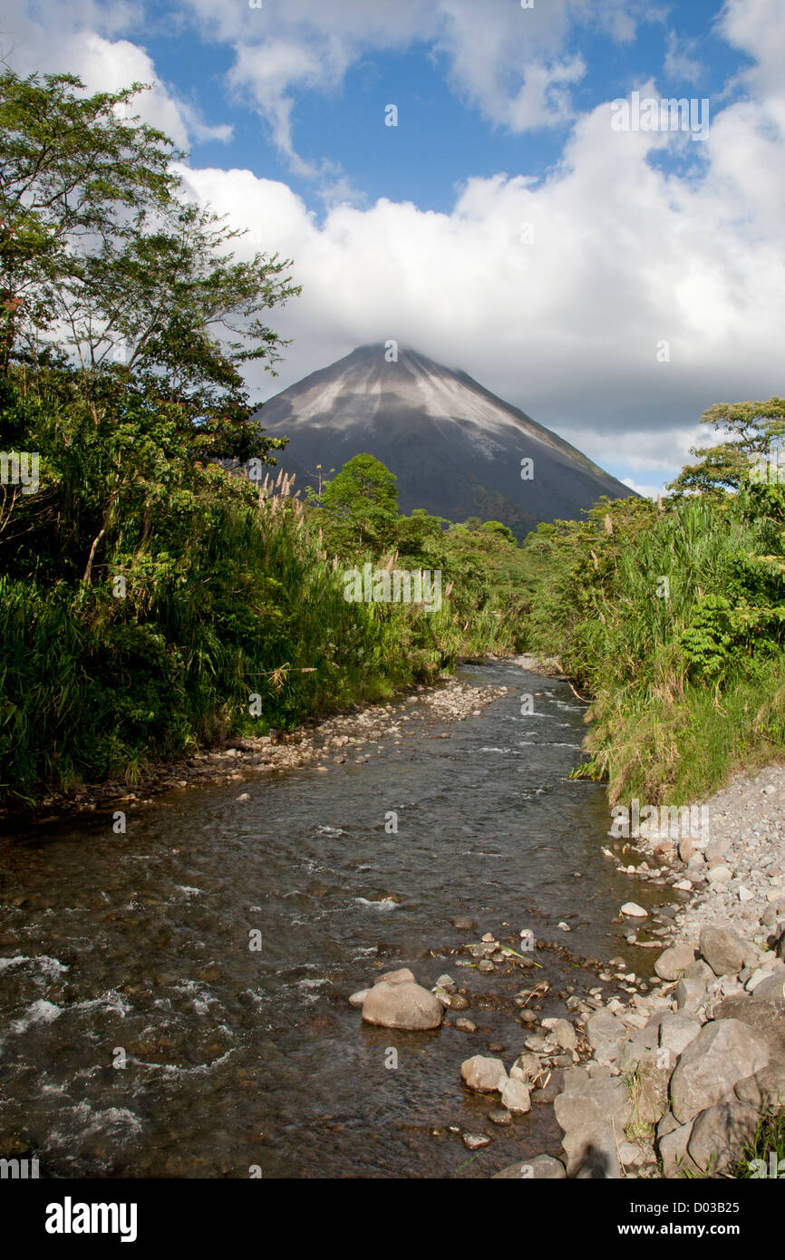 Arenal volcano view hi-res stock photography and images - Alamy