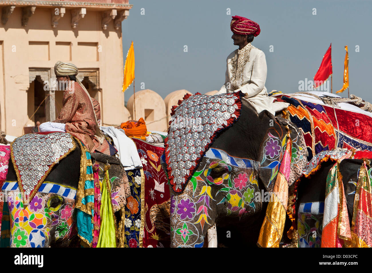 Traditional rajasthani patterns hi-res stock photography and images - Alamy