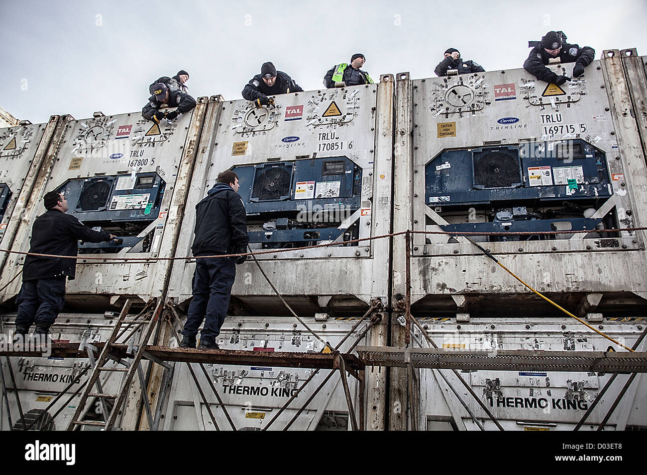 Customs inspection hi-res stock photography and images - Alamy