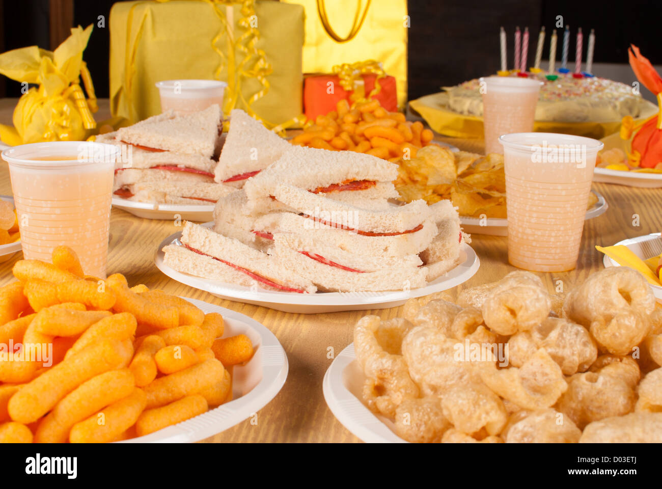 Classic birthday table for a kids celebration Stock Photo - Alamy
