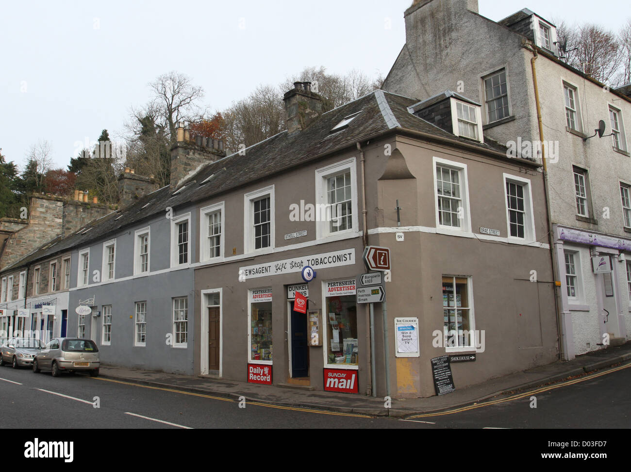 Dunkeld scotland scottish village hi-res stock photography and images ...