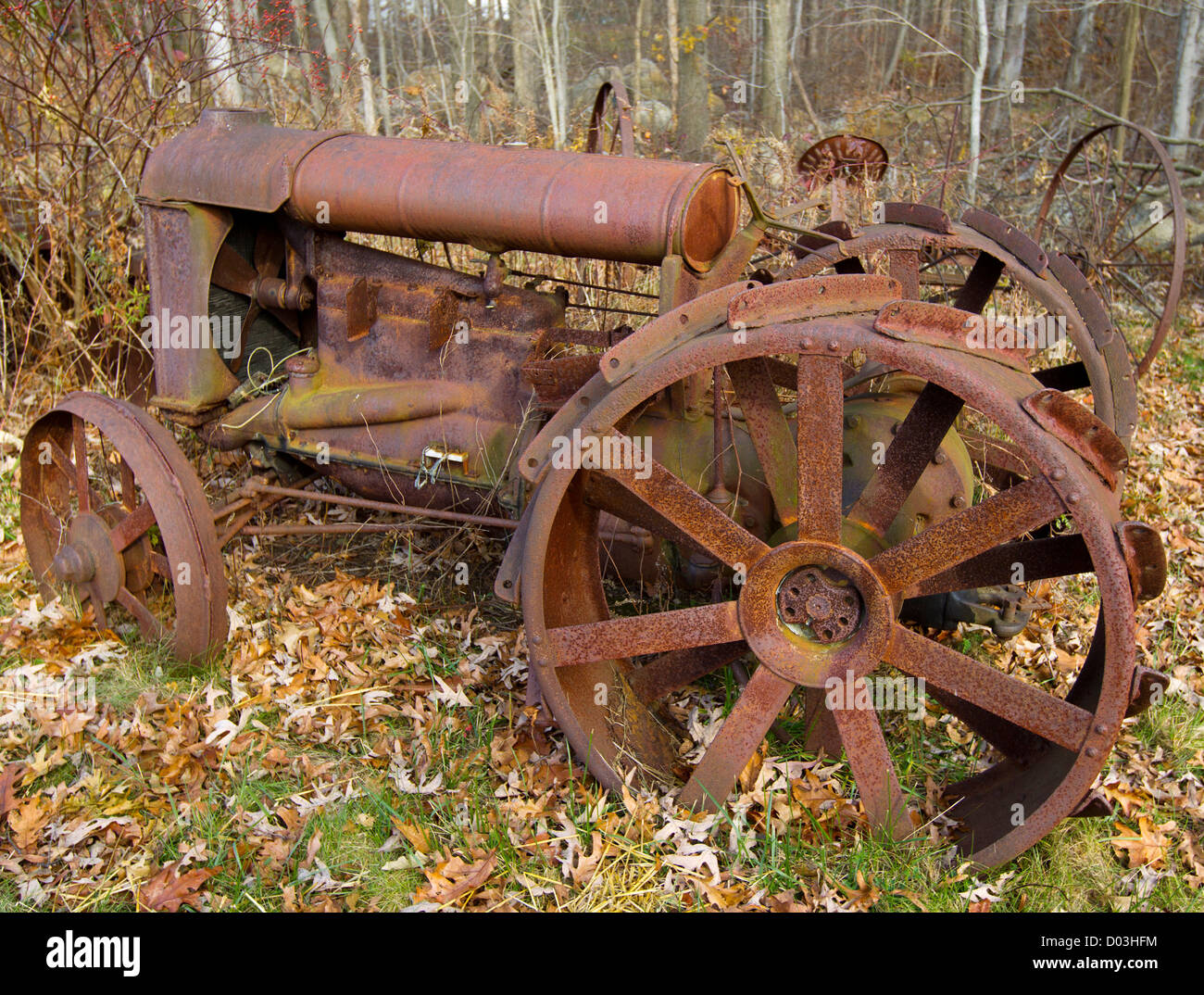 An old rusty tractor Stock Photo - Alamy