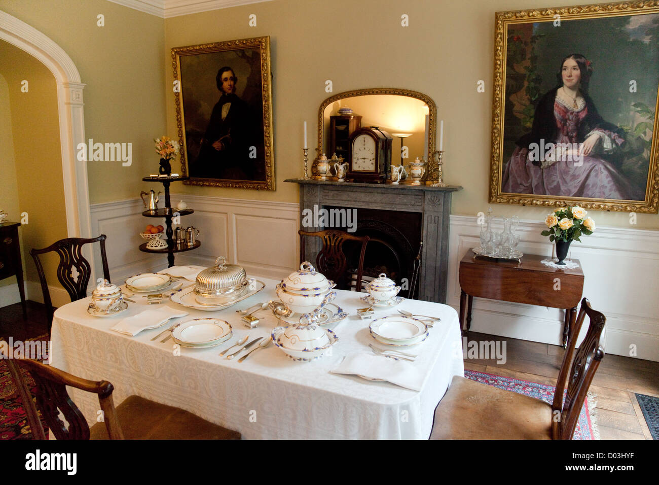 18th century Georgian house interior rooms, the 1700s dining room ...