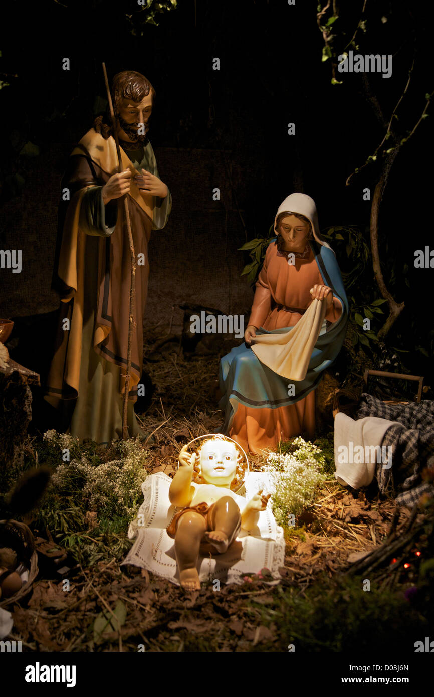 nativity scene with sacred family Stock Photo - Alamy