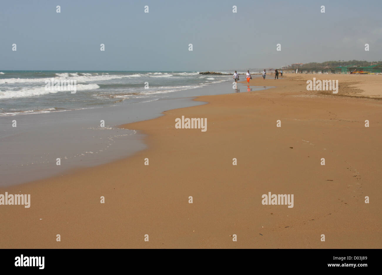 Pople walking hi-res stock photography and images - Alamy