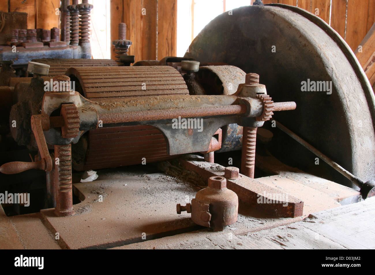 Rusty old machine Stock Photo - Alamy