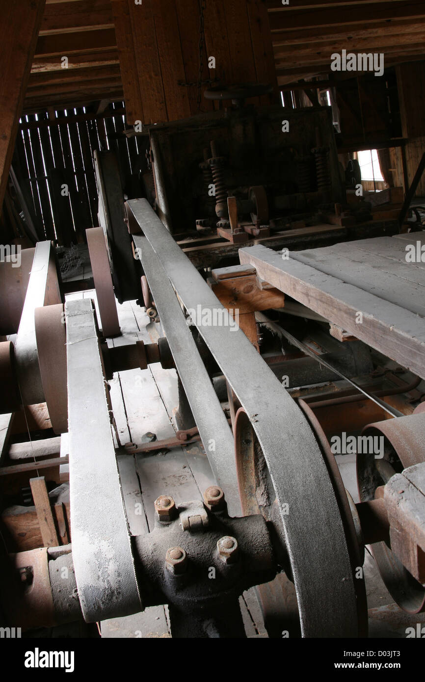 Rusty old machine Stock Photo - Alamy