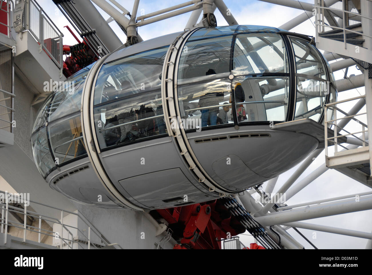 London eye capsule, people, ferris wheel, South Bank, London, England ...