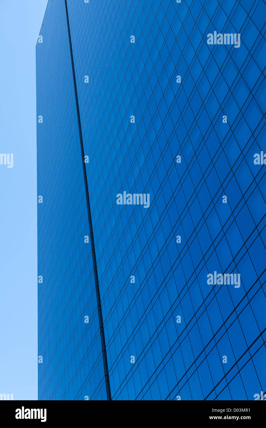 Generic skyscraper tall building hi-res stock photography and images ...