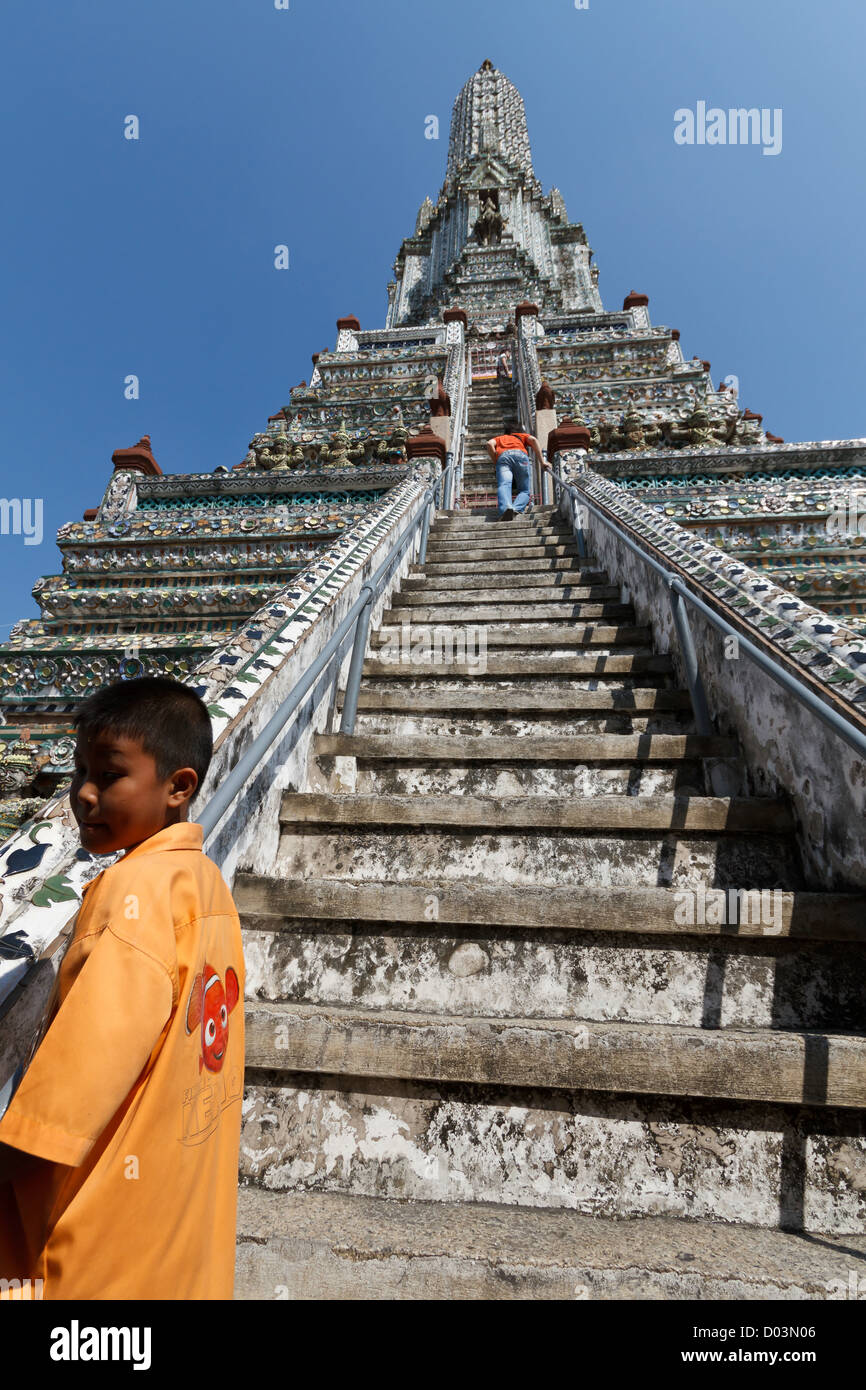 Step Stairway on the main Prang of the Temple Wat Arun in Bangkok ...