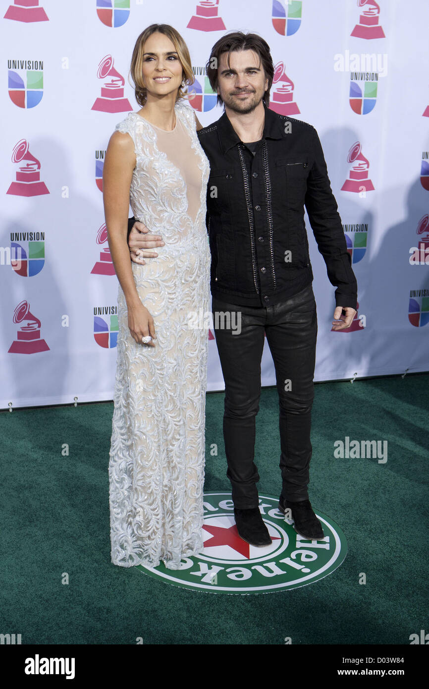 Juanes and wife karen martinez hi-res stock photography and images - Alamy