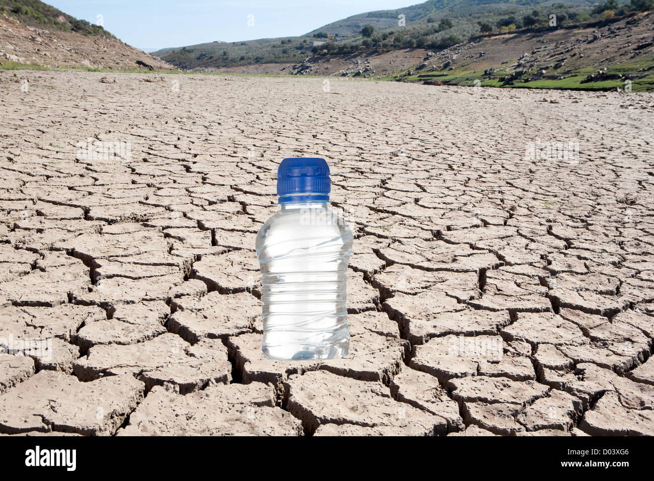 Riverbed without water for drought Stock Photo - Alamy