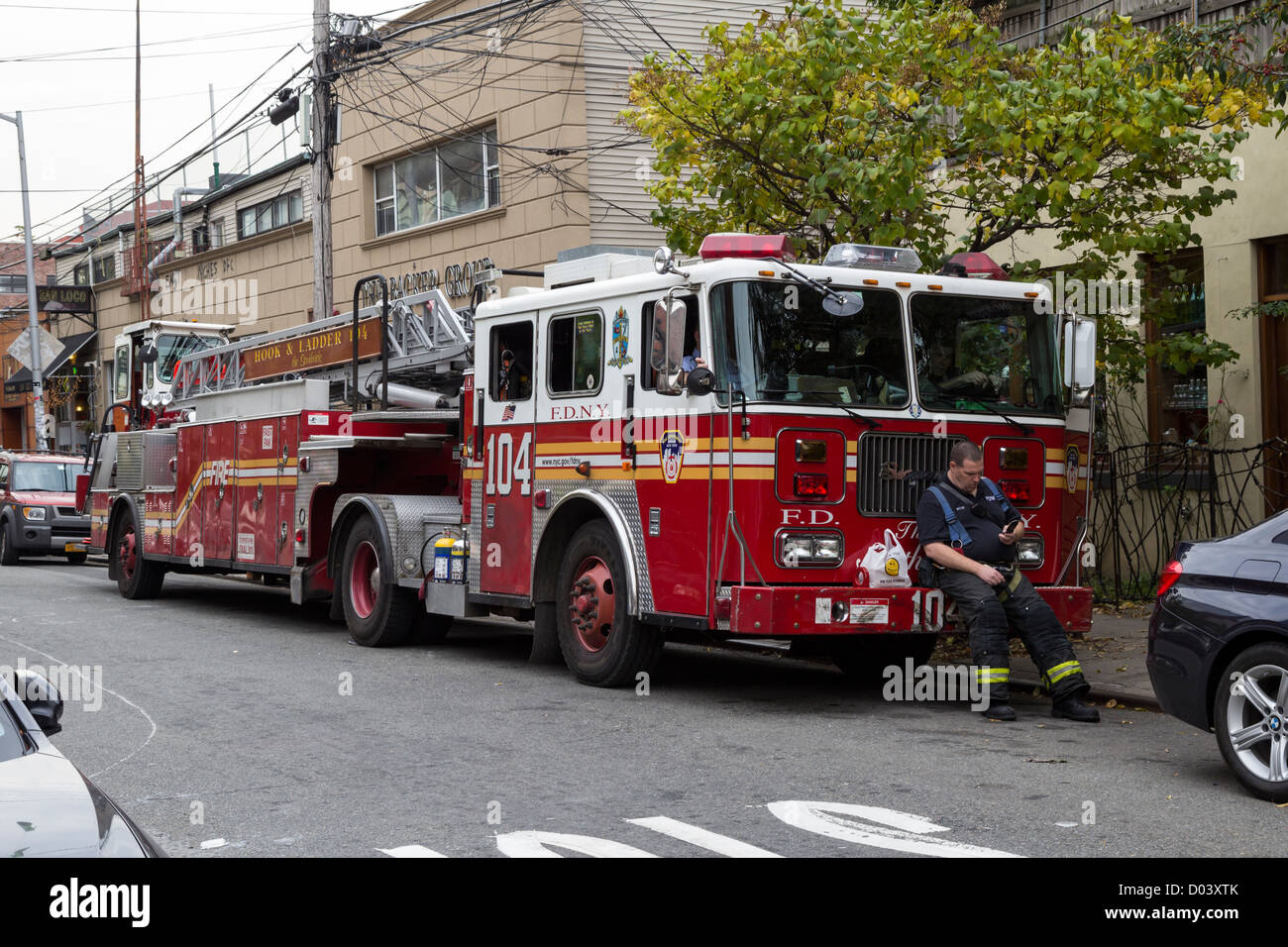 Fireman and firetruck hi-res stock photography and images - Alamy